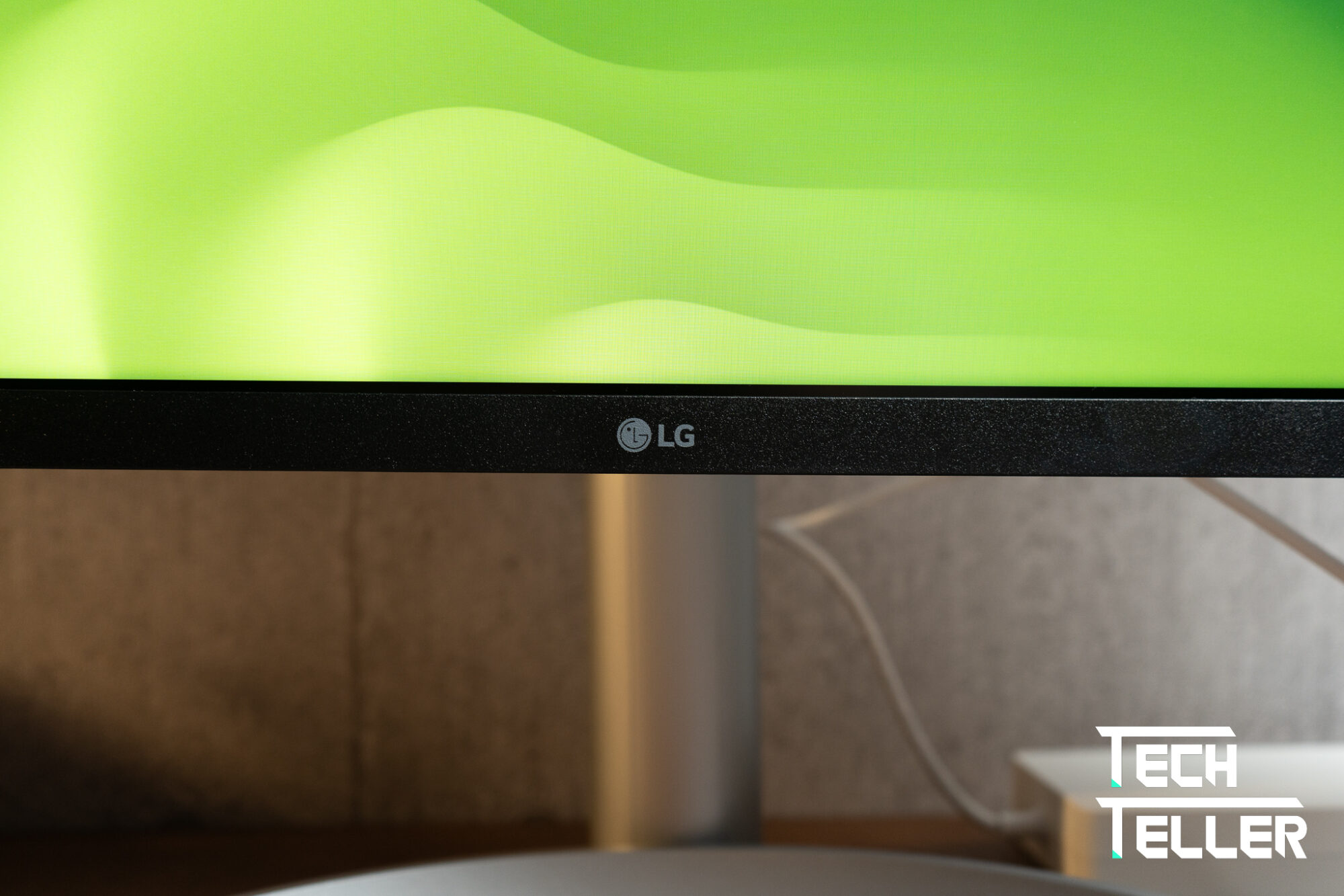 剪輯設計，居家娛樂的雙選擇｜LG UltraFine 32UQ85RV-W、LG MyView 31.5 32SR83U-W ...